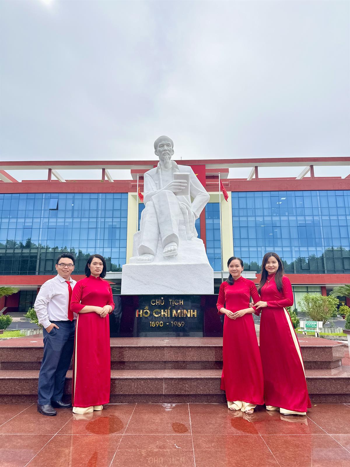 Khoa Chủ nghĩa xã hội khoa học